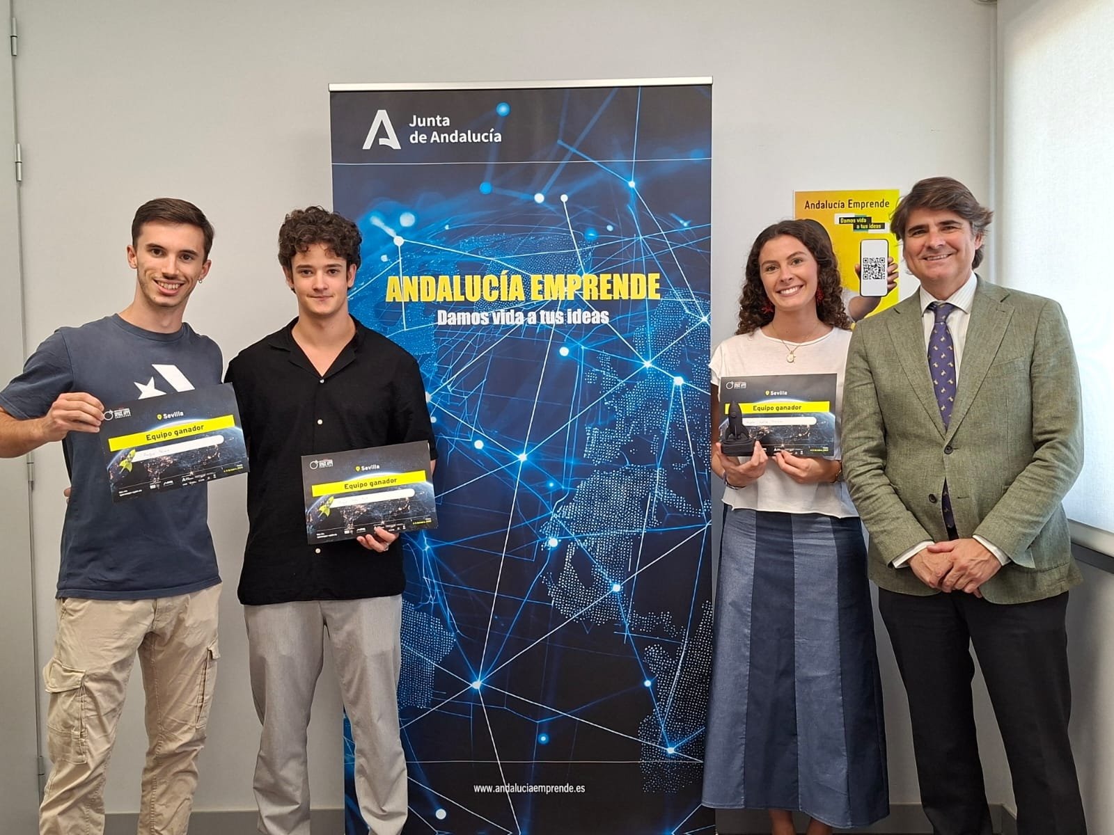 Un equipo de universitarios andaluces, seleccionado entre los 50 finalistas mundiales del ...